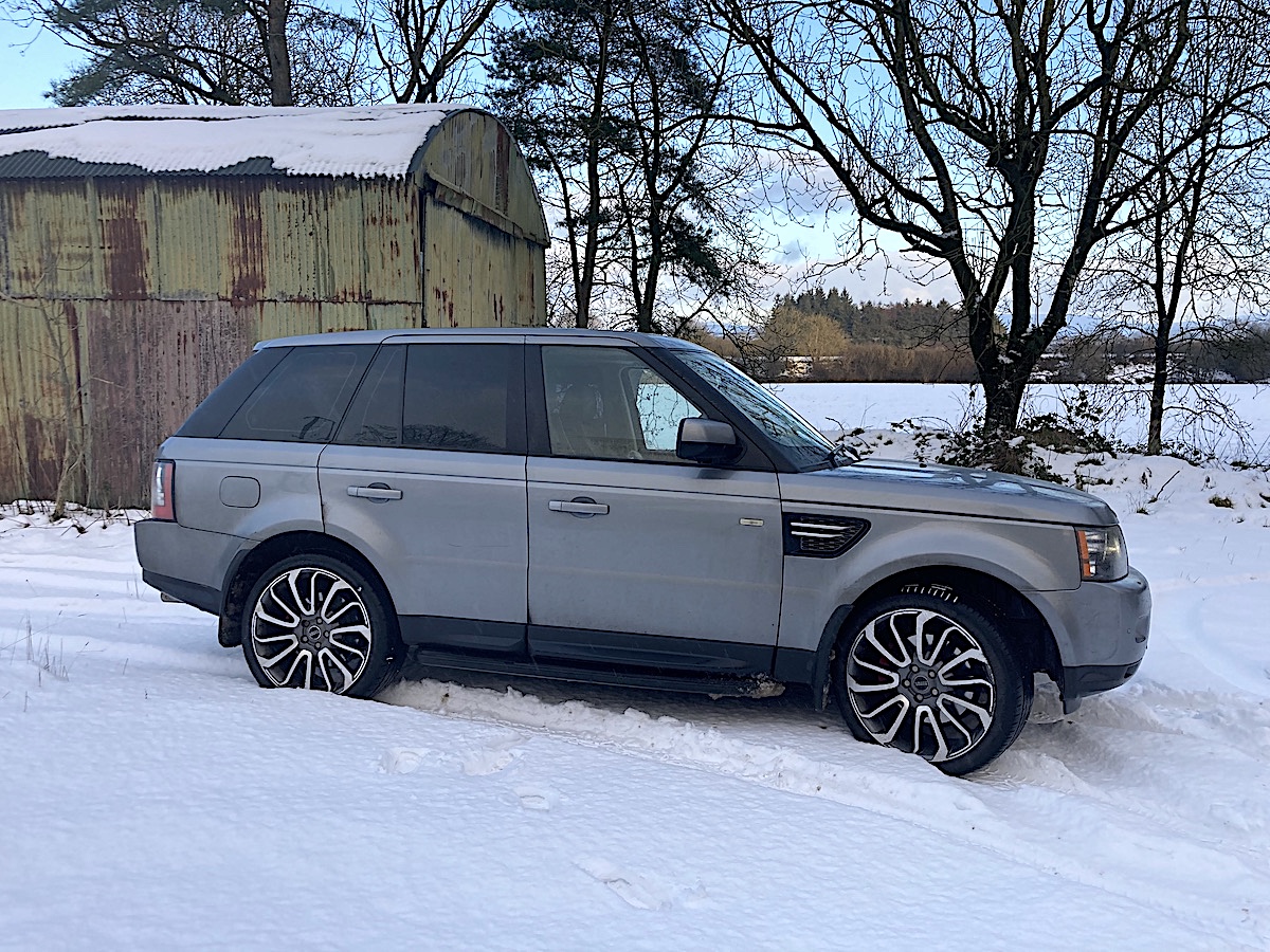 Is A Range Rover Sport Good In Snow?